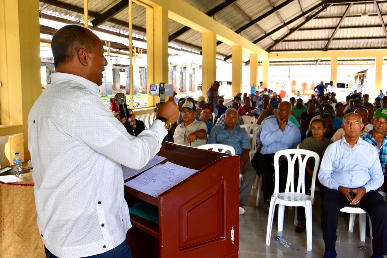Productores de Yamasá socializan necesidades con autoridades del ...
